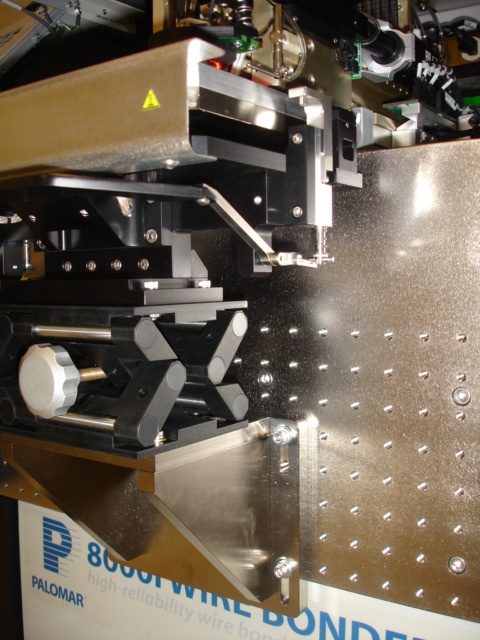 Manual Part Presentation for Gold Ball Bond/Bump